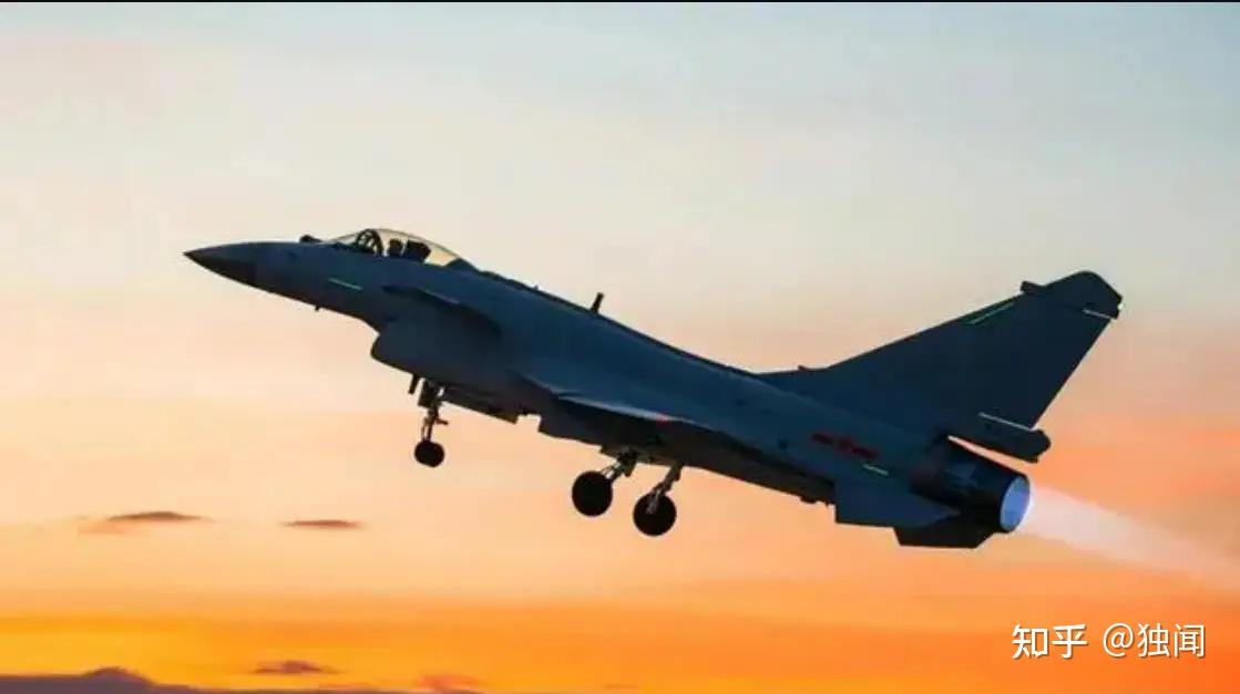 美媒首次高度评价，歼-10CE性能超越F-16V！这下，台湾压力大了？ - 知乎