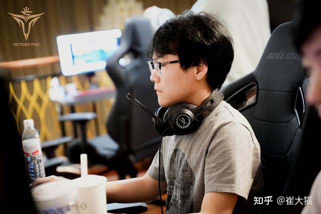 如何评价 2022 年的 V5 英雄联盟战队？ - 知乎