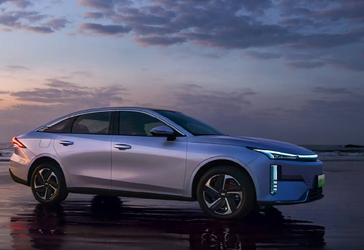 皆是7.98万起售！吉利银河L6 EM-i能否硬刚，带智驾的秦PLUS DM-i？ - 知乎