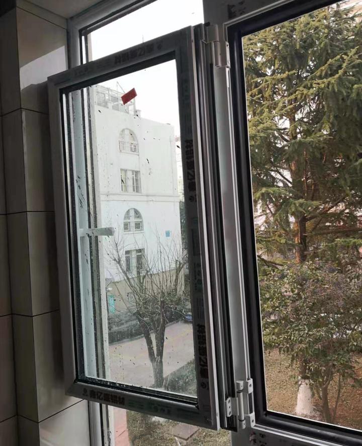 能开180度的窗户你用过吗？方便程度超乎你的想象 - 知乎