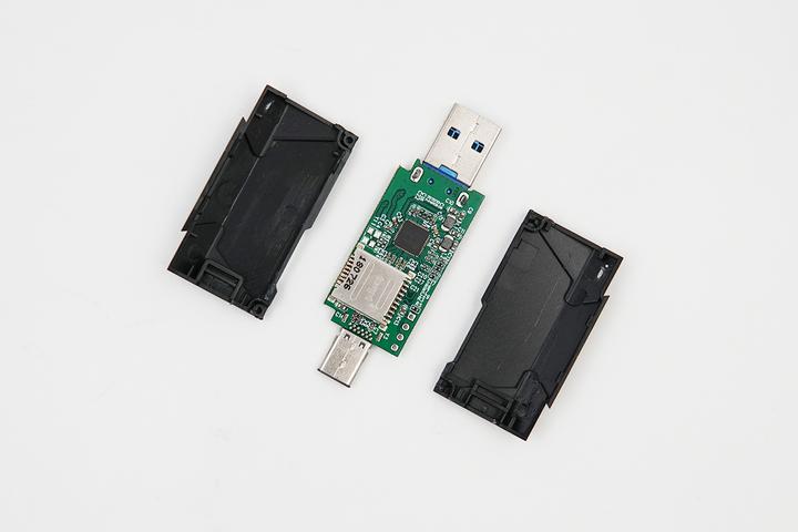 还能更好玩儿：速度逆天的UFS读卡器拆解 - 知乎