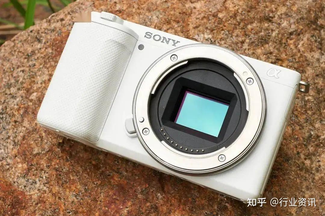 索尼ZVE10和佳能R50二选一选哪个？