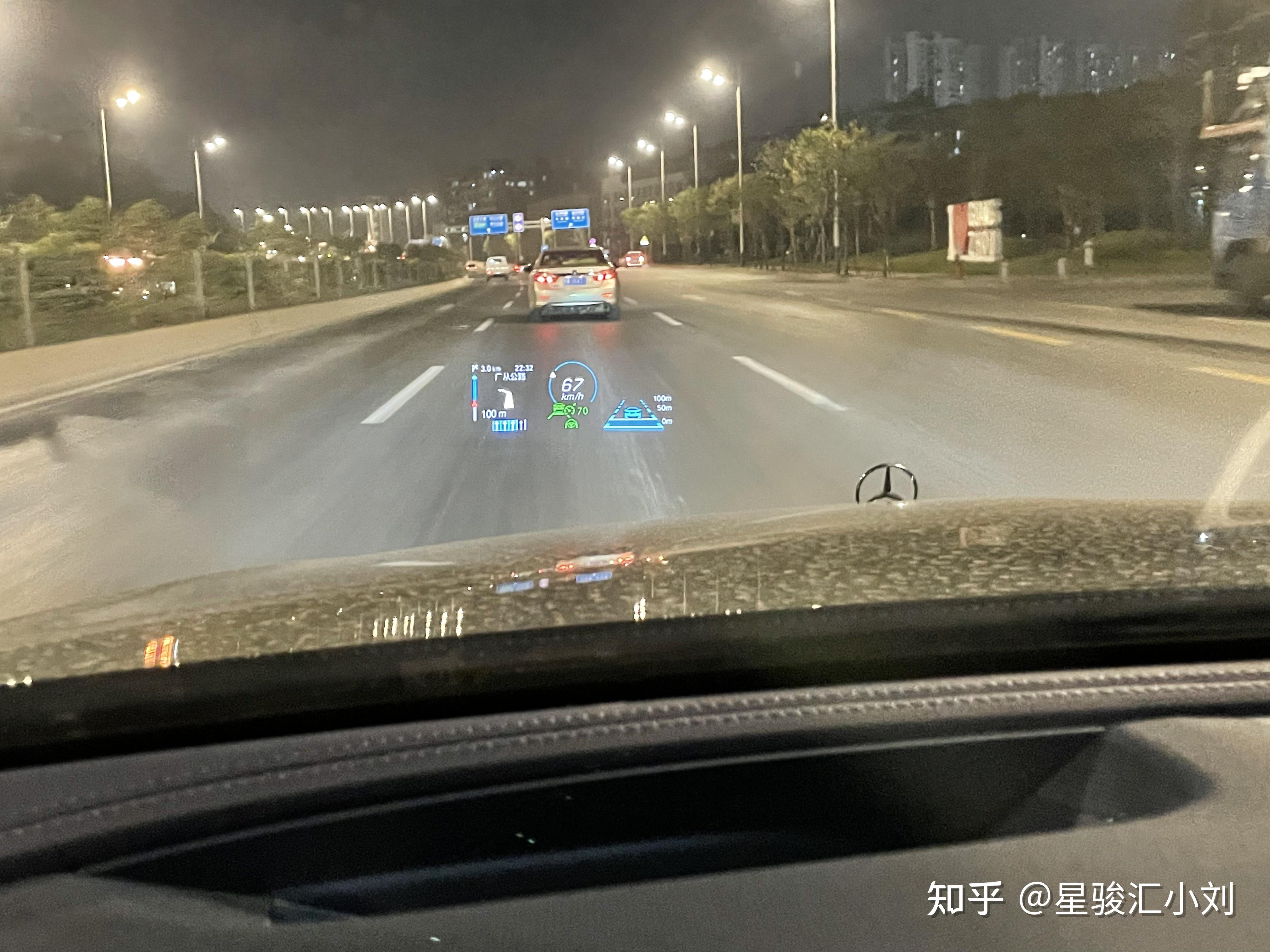 21款奔驰E350el升级HUD抬头显示系统，仪表平视直观系统尽显科技 - 知乎