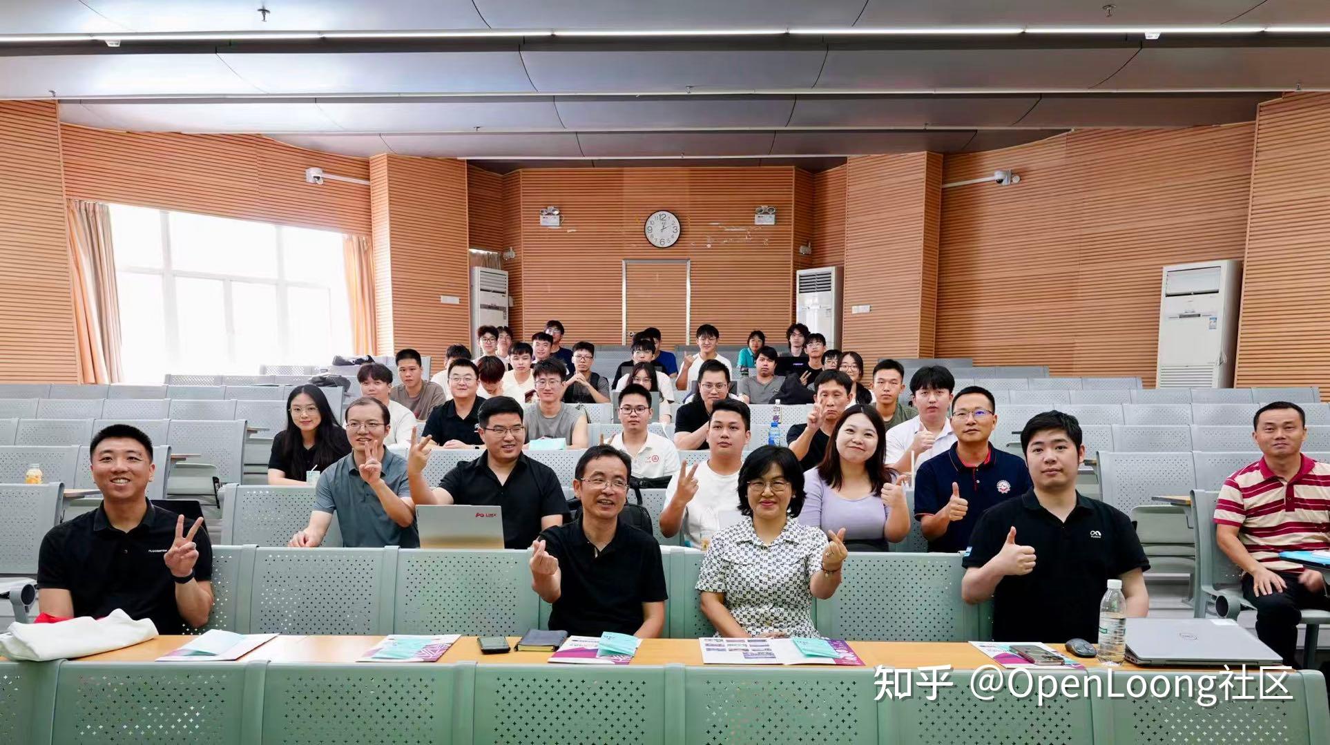 OpenLoong高校行 | 深职大站精彩回顾：从零搭建，看见机器人「动」起来！ - 知乎