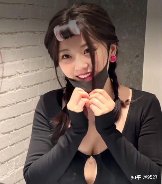 超人气 HongKongDoll玩偶姐姐 愚人节露脸特辑 可爱娃娃脸惊艳全网！ - 知乎