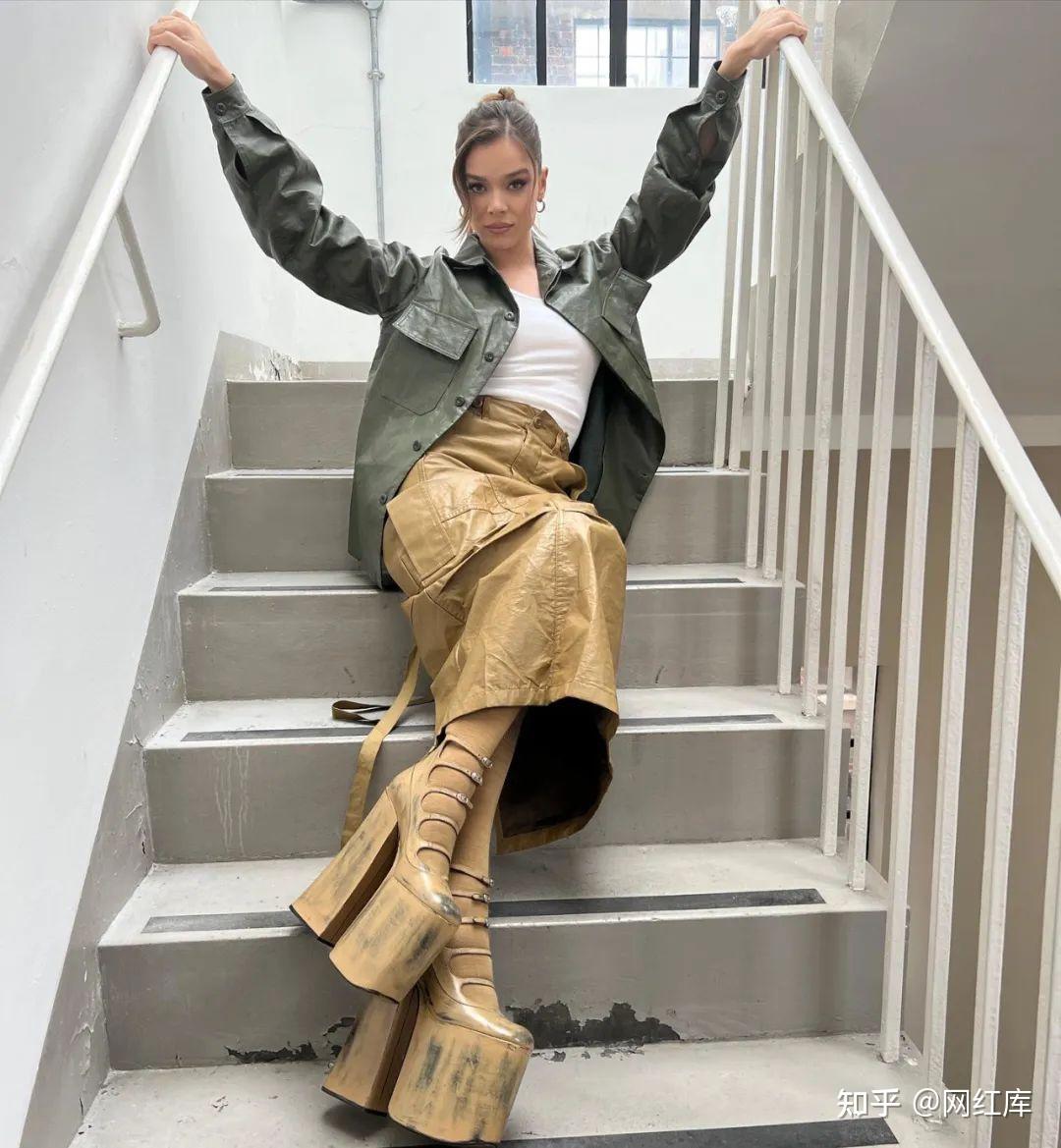 如何评价女星海莉·斯坦菲尔德（Hailee Steinfeld）的身材？ - 知乎