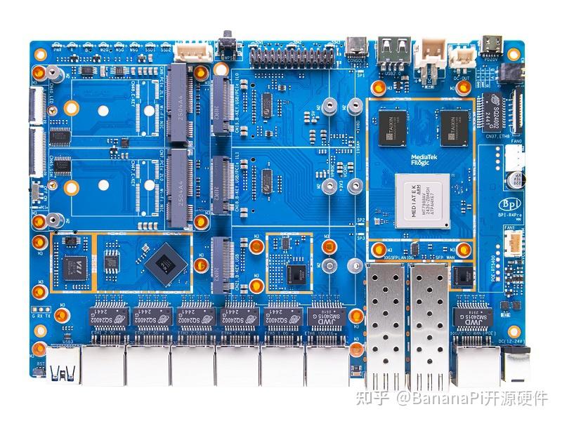 Banana Pi BPI-R4 Pro Wifi7 路由器开发板采用联发科MT7988A芯片设计,支持4个2.5G网口，支持2个10G光电口 ...