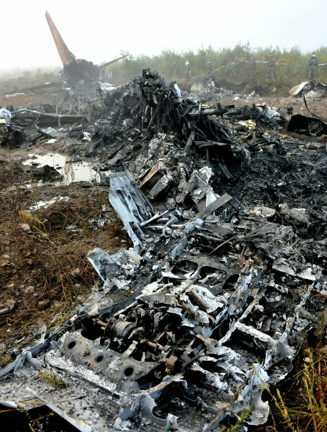 伊春空难之谜，机长违规操作见死不救，导致机上44人遇难。 - 知乎