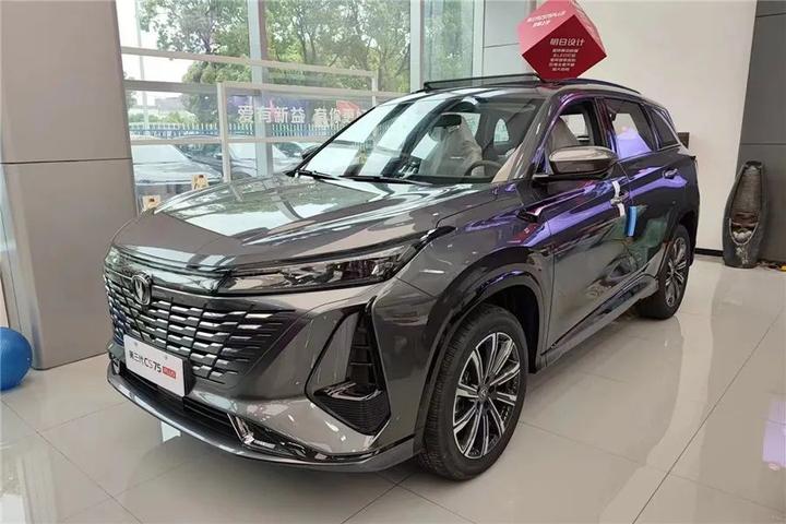 售价12.49万起，限时优惠9000元，探店实拍第三代长安CS75 PLUS - 知乎