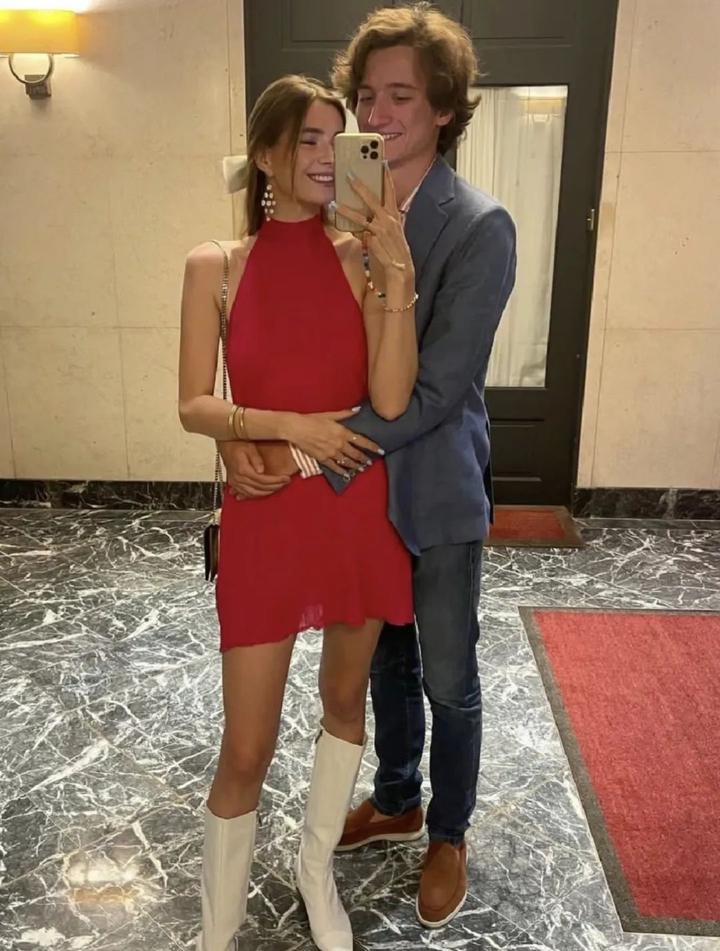 最终，把衣服一件件脱下的Lisa还是比不过穿得密不透风的她？ - 知乎