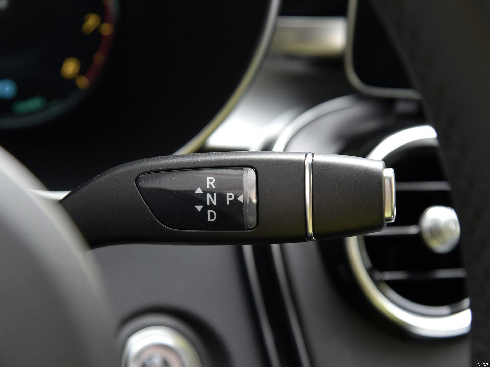 针尖对麦芒！奥迪A4L对比奔驰C 260L - 知乎