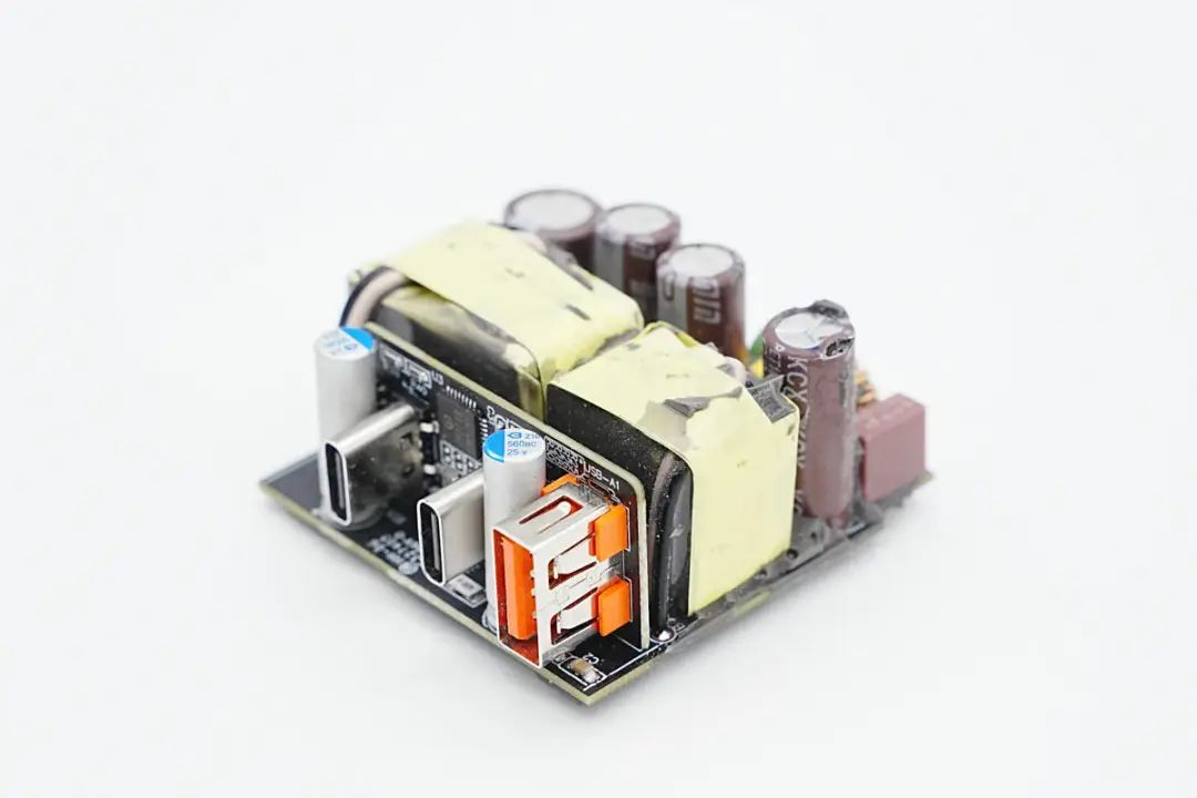 英集芯IP2738双USB-C快充协议芯片应用案例汇总 - 知乎