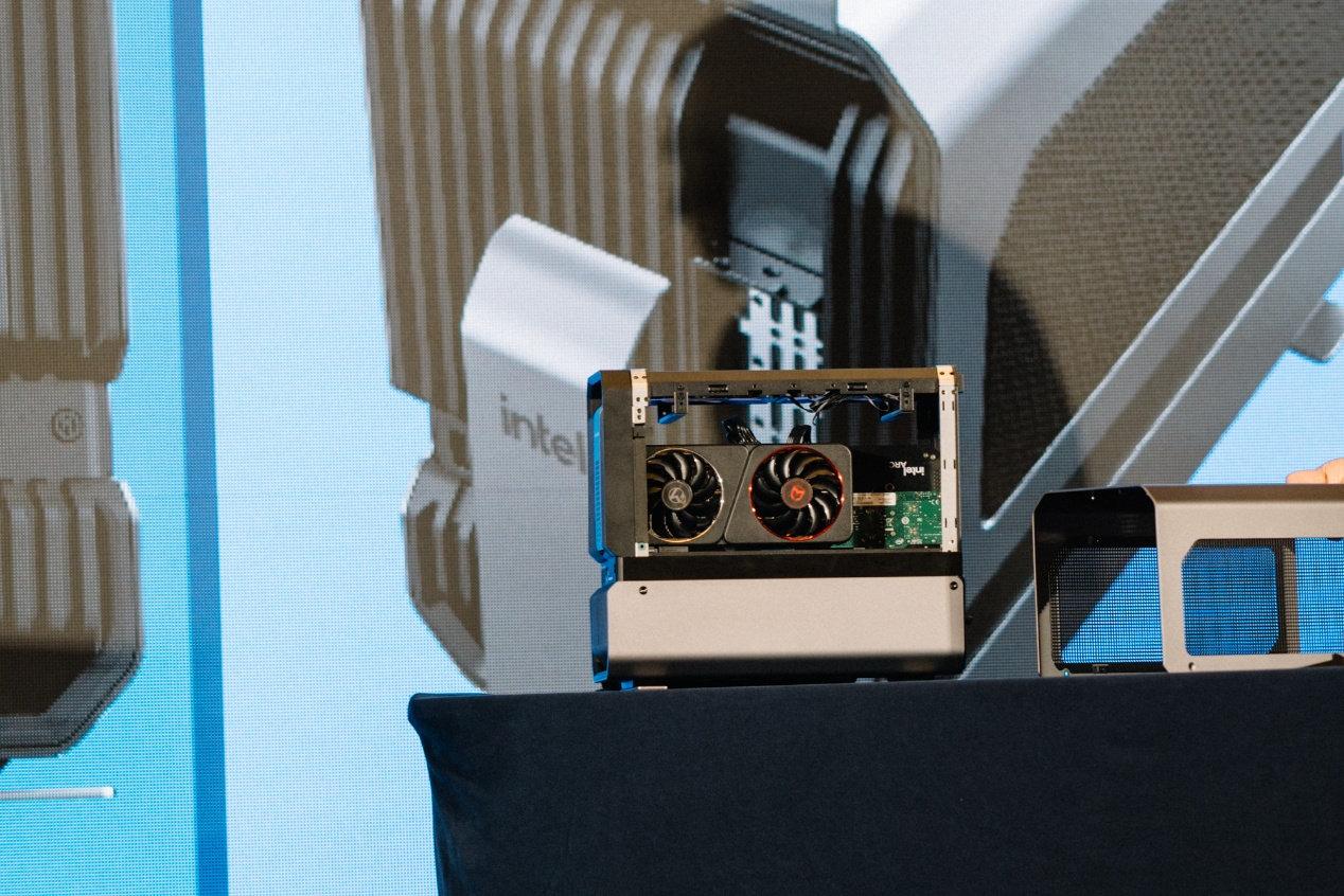 BW2025：铭瑄的192GB显存AI工作站见过没？ - 知乎