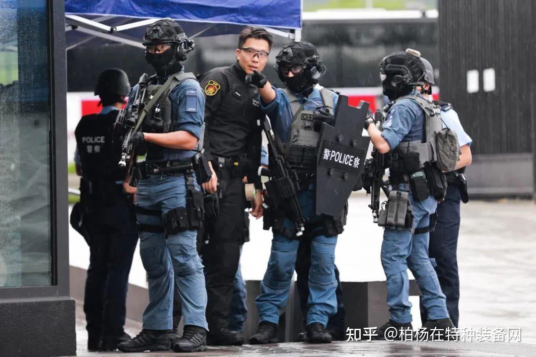 轻而无感，强而无畏！CTRU第六代战术背心，ESKI反恐装备革新 - 知乎