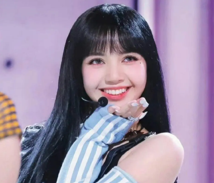 Lisa手握7 项世界纪录成 K-pop 第一，连续两年被提名亚洲名人堂 - 知乎