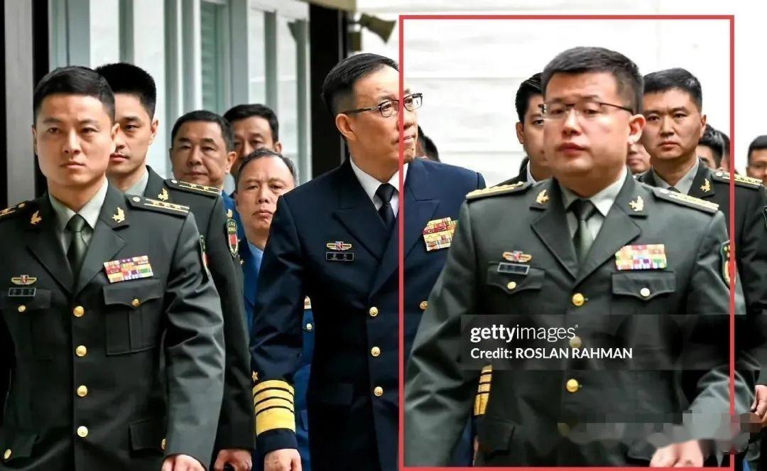 国防部长身边杀气腾腾的少壮军官们 - 知乎