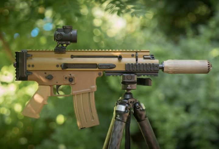 突击步枪改手枪，火力凶猛的FN SCAR 15P - 知乎