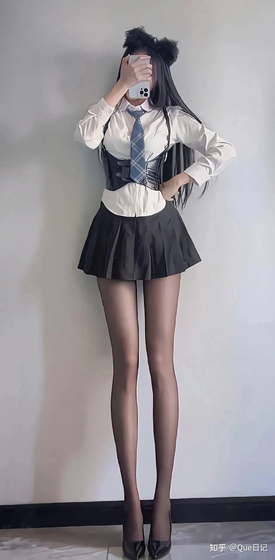 女孩穿白丝跟穿黑丝的气质区别大吗？ 知乎