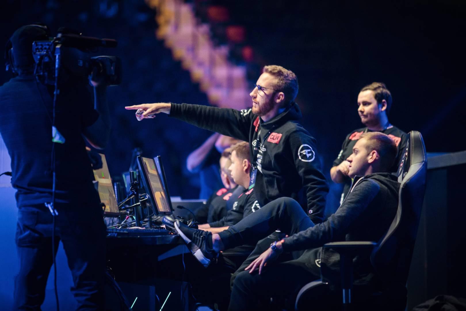 你为什么喜欢CS:GO战队Faze Clan？ - 知乎