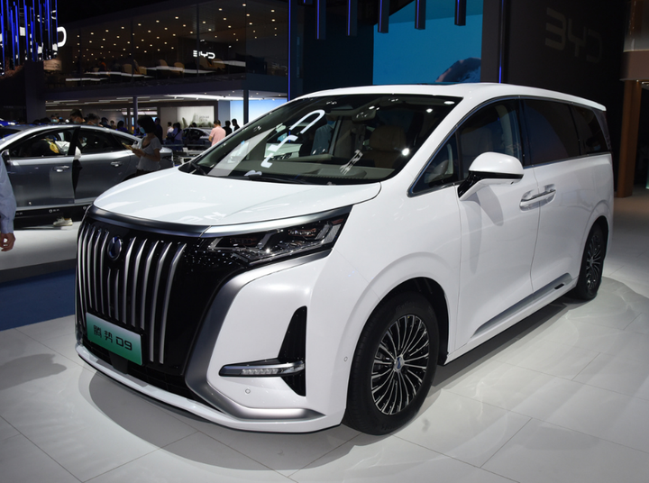 腾势D9对比大通MIFA 9，谁才是高端新能源MPV王者？ - 知乎