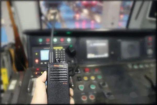 皮实耐用、稳定、高效，摩托罗拉Mag One A10D对讲机评测 - 知乎