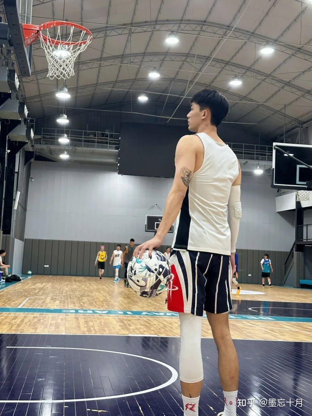 191cm上海篮球体育生，痞帅气质好会撩啊…… - 知乎