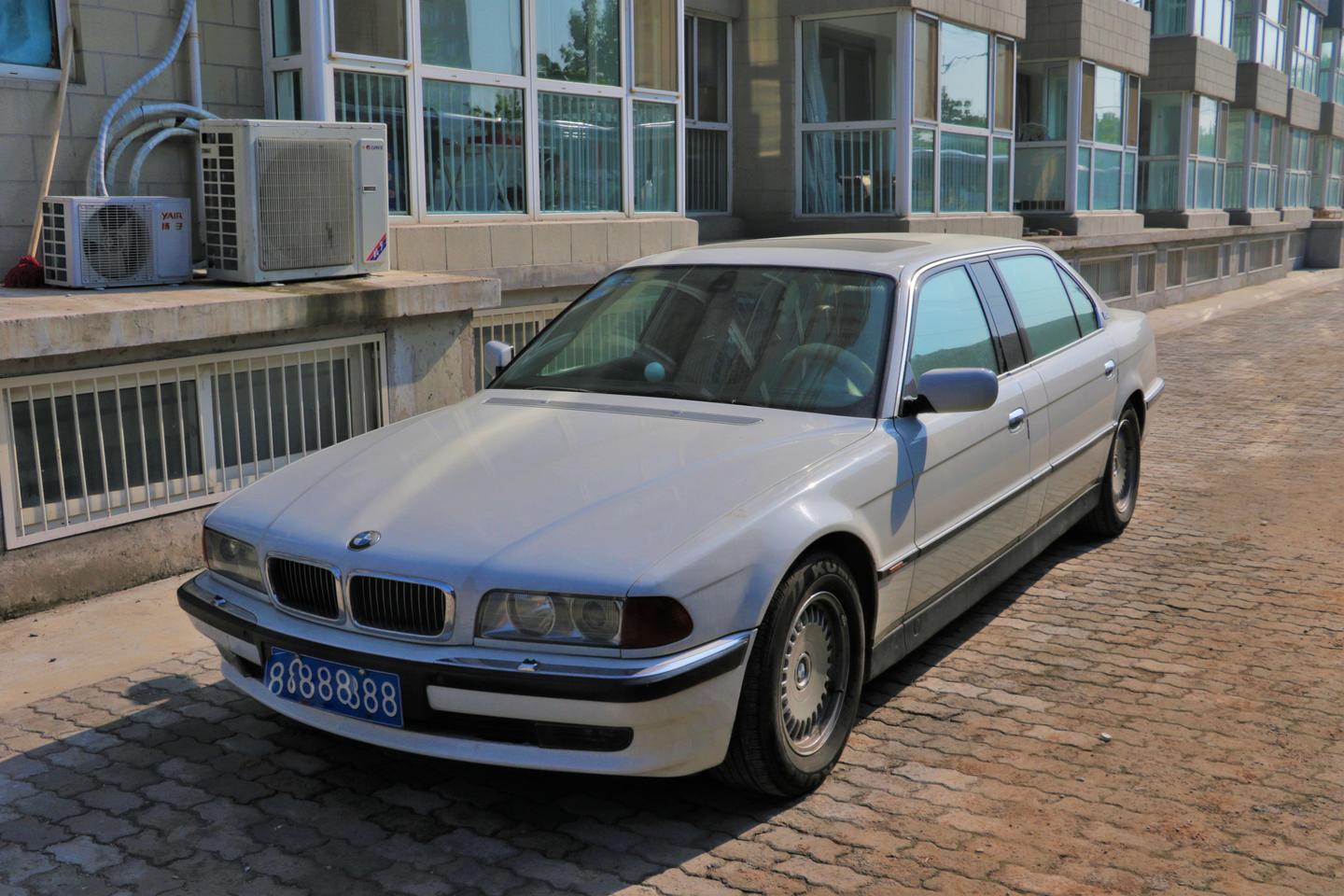 【泡芙车评】班戈未至，史诗犹存。BMW L7 - 知乎