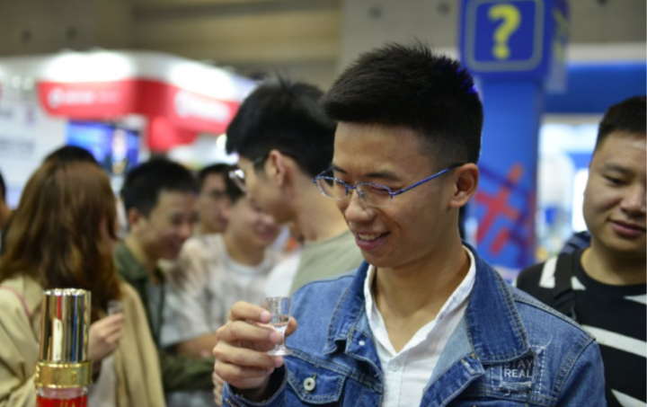 酒局上光喝酒不敬酒就是愣头青？掌握3个敬酒词，震撼全场 - 知乎