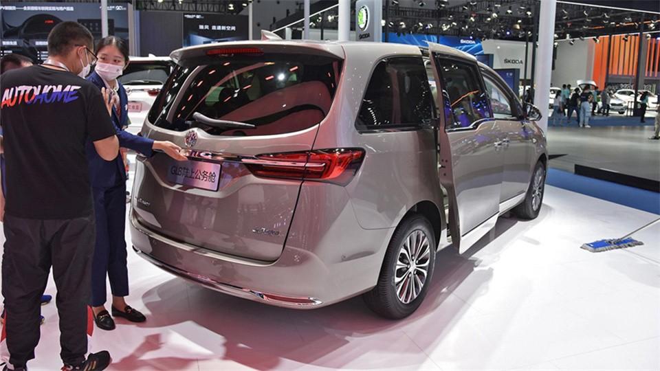 别克GL8：“加”5千还要等车，比赛那好在“一口价”？ - 知乎