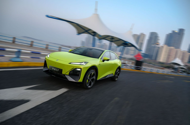 增程VS插混，15万预算，深蓝S7和银河L7该怎么选？ - 知乎