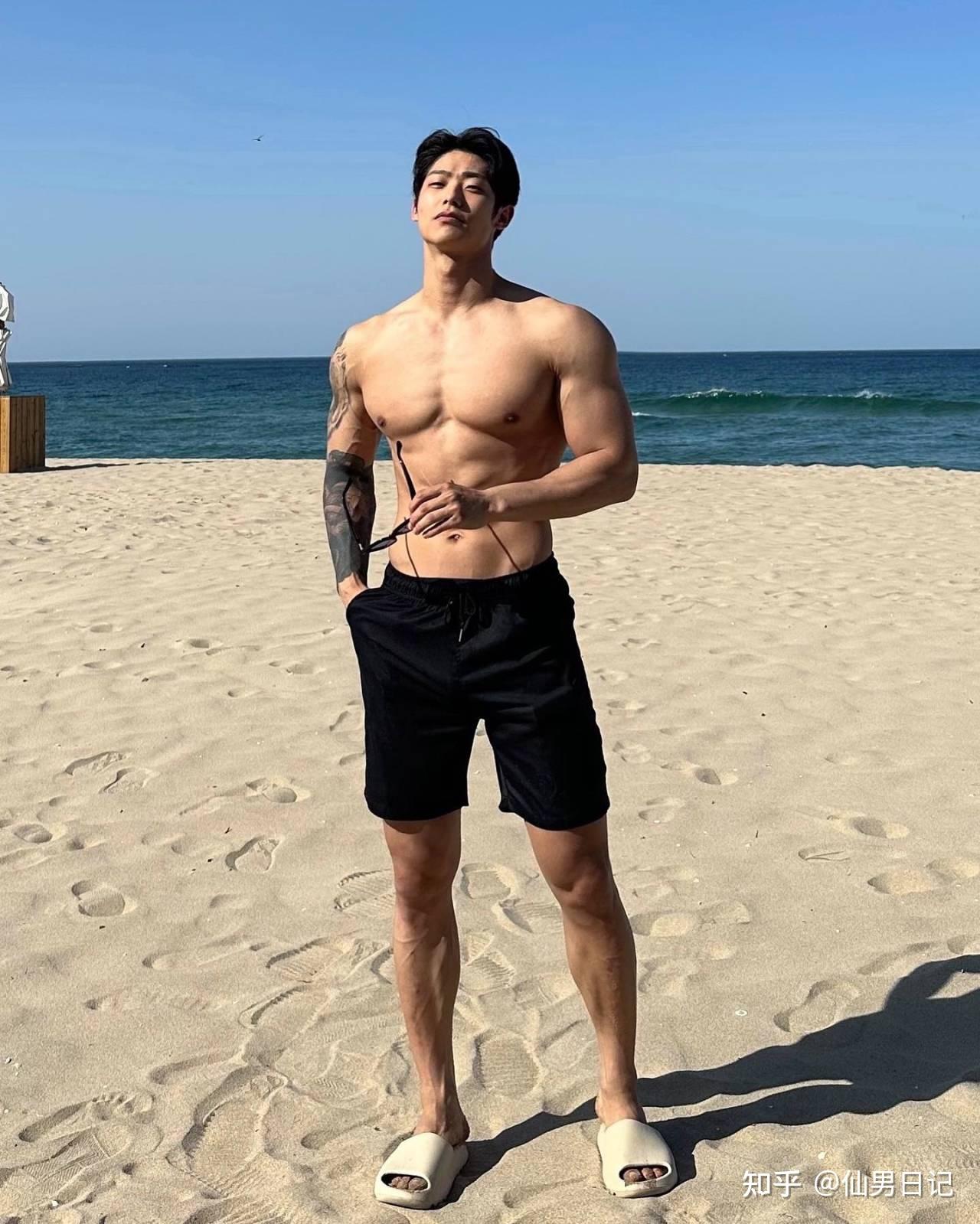 穿着内裤就被拍！这个186cm肌肉男模太帅了…… - 知乎