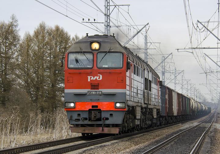 【科普】【扩展】卢甘斯克的绝唱——俄罗斯铁路2TE116U型内燃机车家族 - 知乎