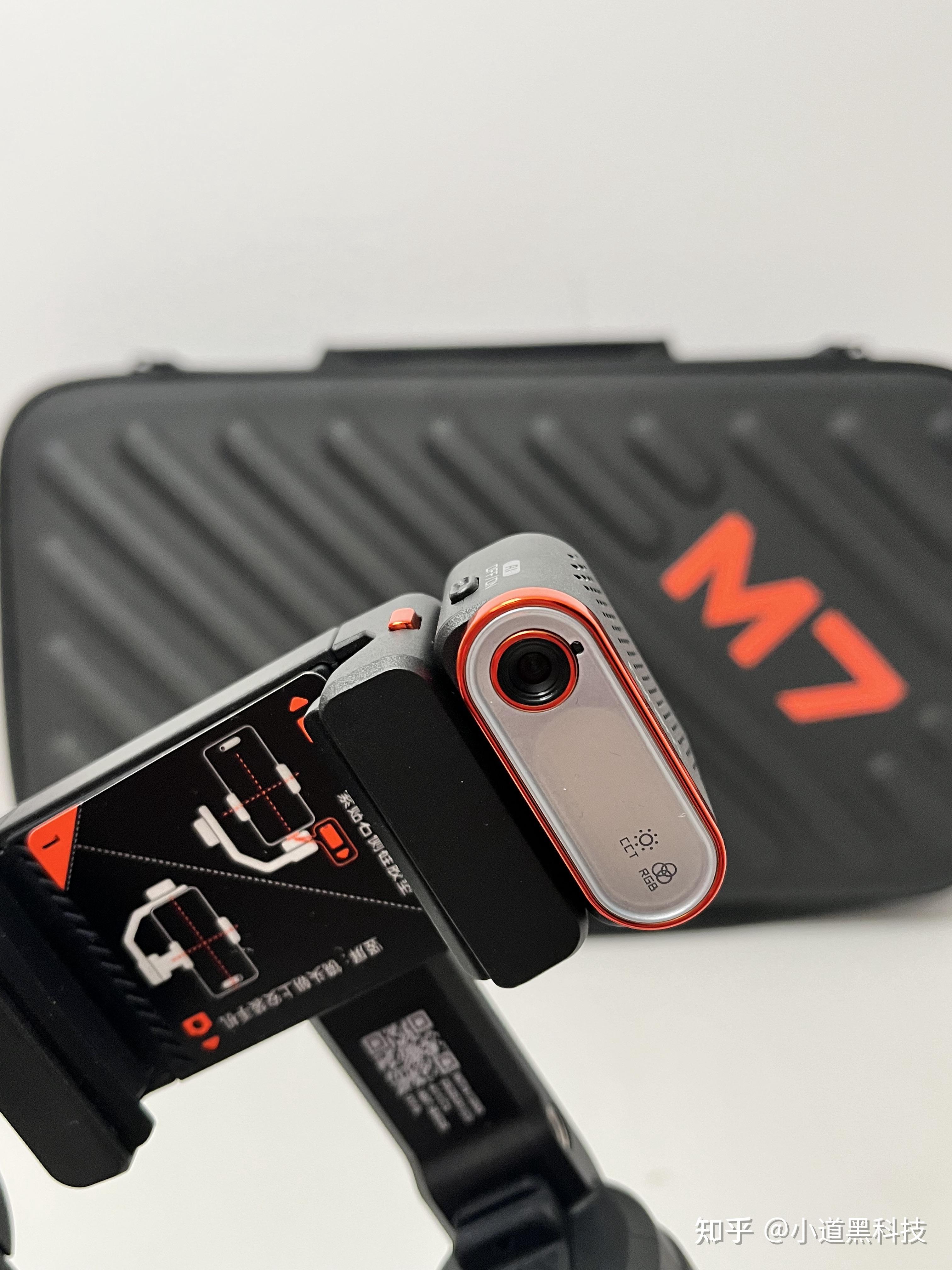 全能创作利器？浩瀚M7手机云台稳定器深度评测：AI追踪+分体触屏如何革新单兵拍摄？ - 知乎