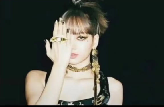 周杰伦玩杂技？lisa加入光明会？杨洋过生日洗白？王俊凯解约了？小S离婚净身出户？ - 知乎