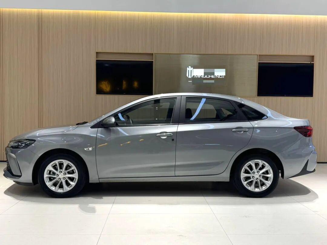 1500km准新车：雪佛兰科鲁泽指导价9.49万，现在5.19万 - 知乎