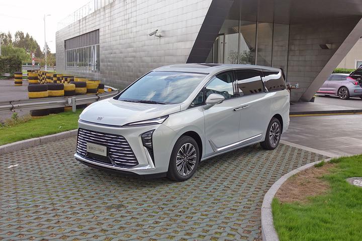 售价26.99万元起，配置空间依旧很有竞争力，全新别克GL8陆尊上市 - 知乎