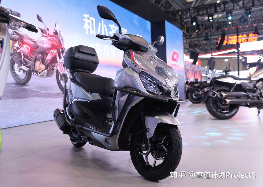 10999元劲动小钢炮，QJMOTOR鸿150RS标配ABS与TCS - 知乎