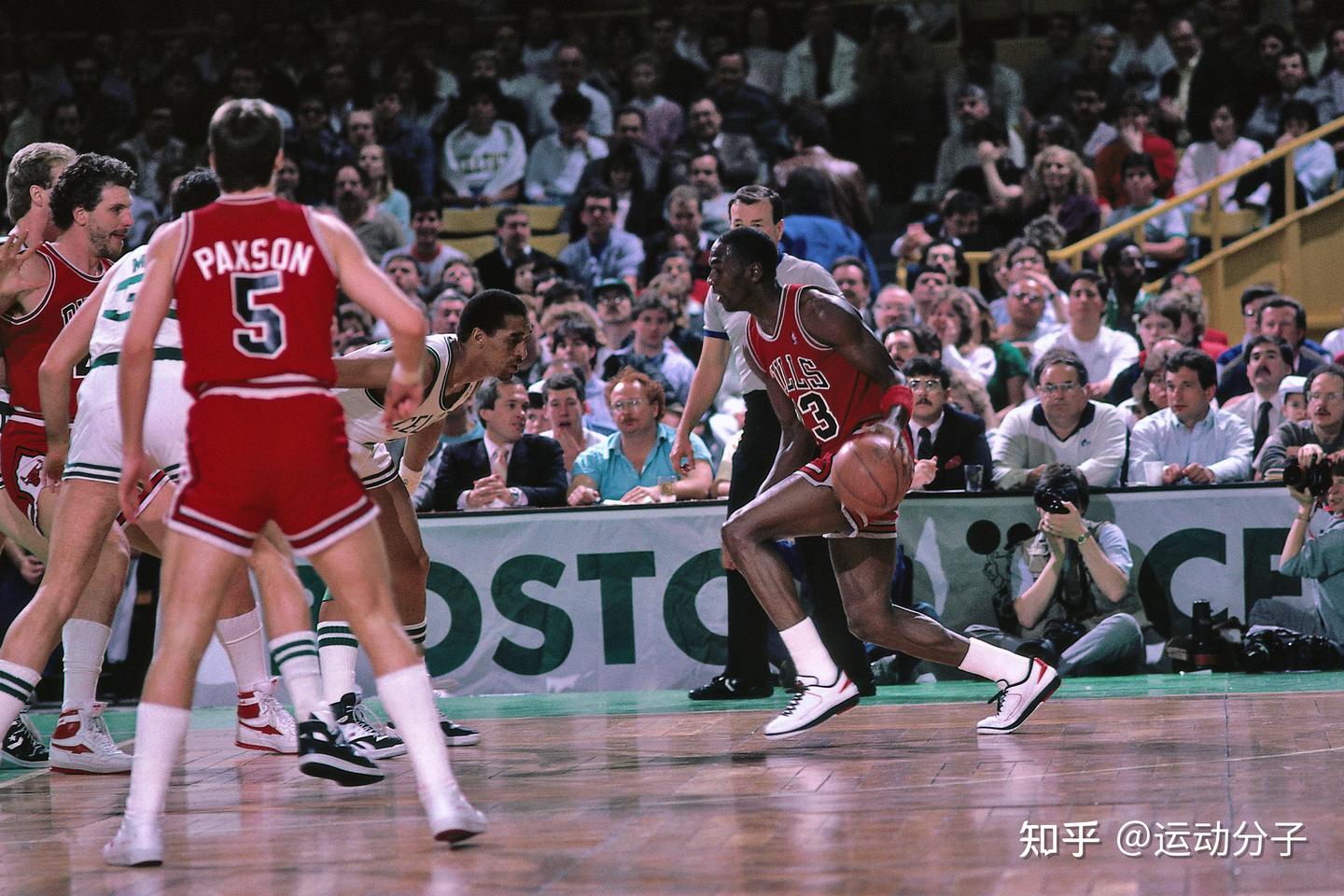 史上最成功的个人标志，Air Jordan「Jump Man」背后的故事 - 知乎