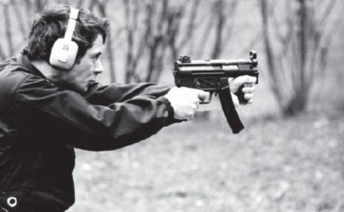 MP5：CS里的“B31” 世界最优秀的反恐冲锋枪 - 知乎