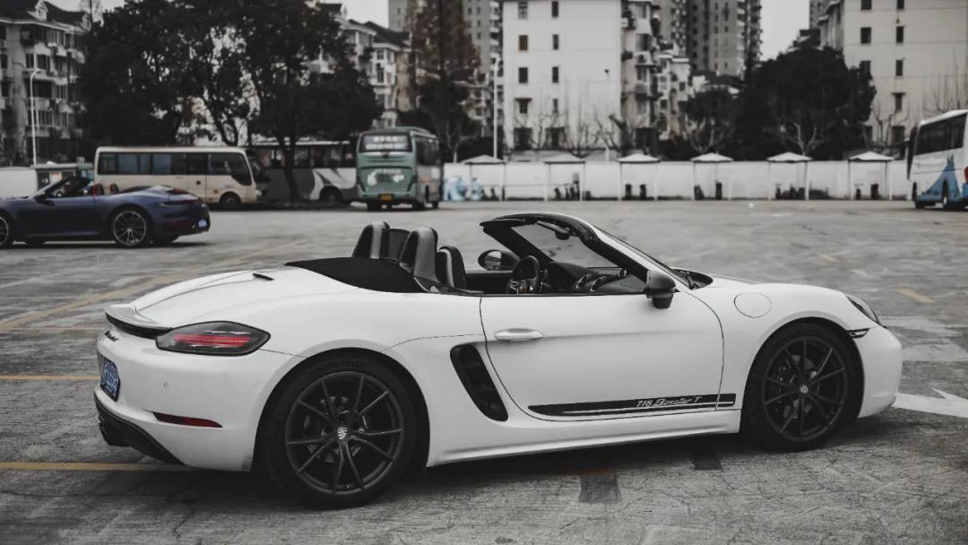 买718的人真的是因为买不起911吗？ - 知乎