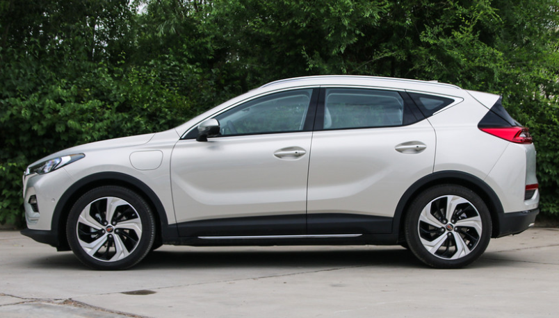 红旗首款纯电动车型E-HS3，全系两款车型，22.58万起顶配不足27万 - 知乎