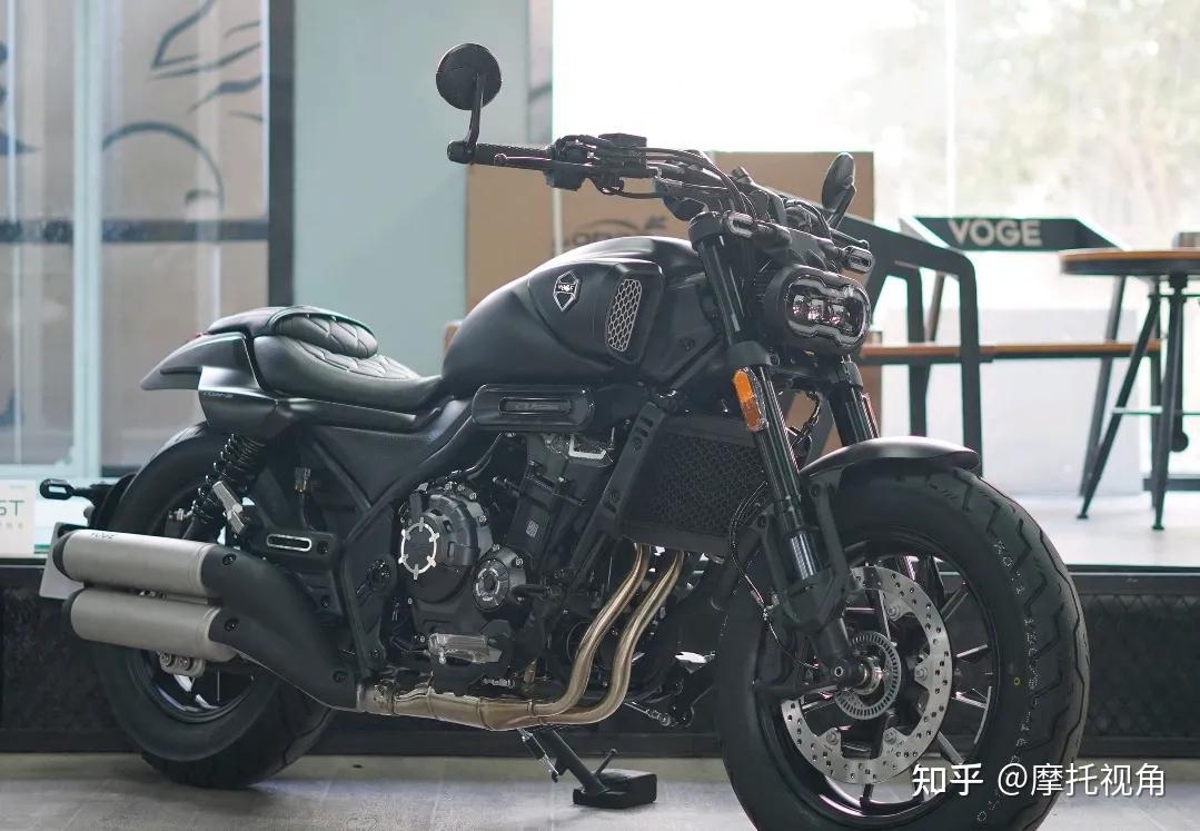 最近出的两款巡航摩托。春风clc450和无极cu525，看热度挺高的！你怎么看？ - 知乎