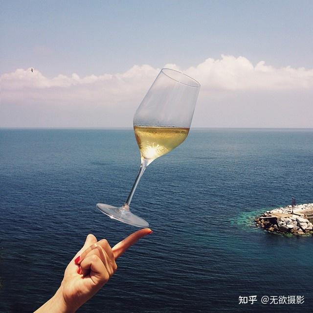 摄影师Simone Bramante来自意大利，自称是一位讲故事的人。他的照片充满了故事感和代入感，常常让人误以为是电影镜头中的一帧。 - 知乎