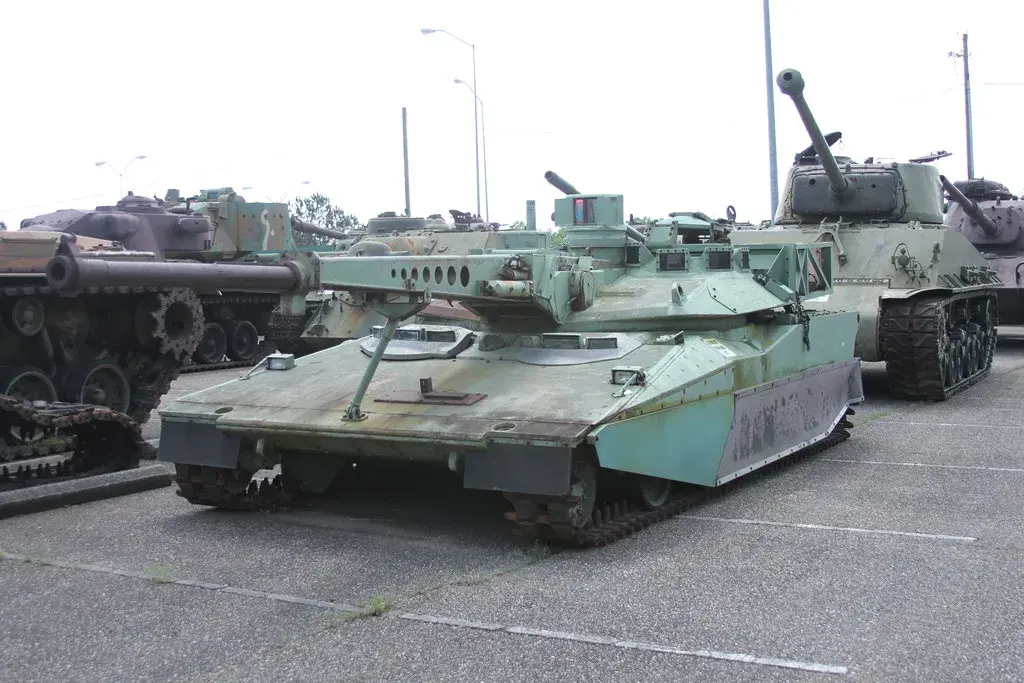 曾经高大上的轻坦 HSTV-L - 知乎