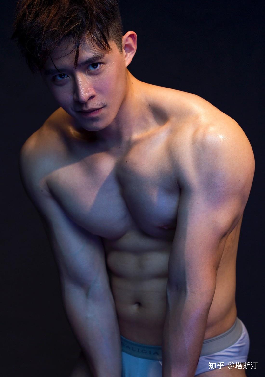 179cm裸肌男模，G圈天菜！ - 知乎