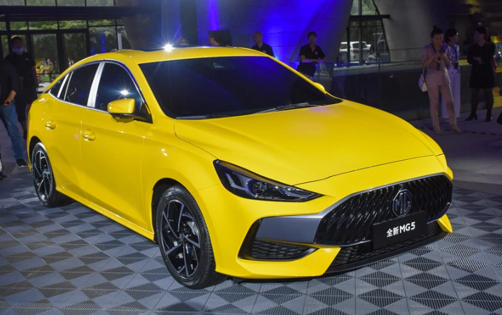 2017年停产的名爵MG5再次上市，6.79万配上溜背造型 - 知乎