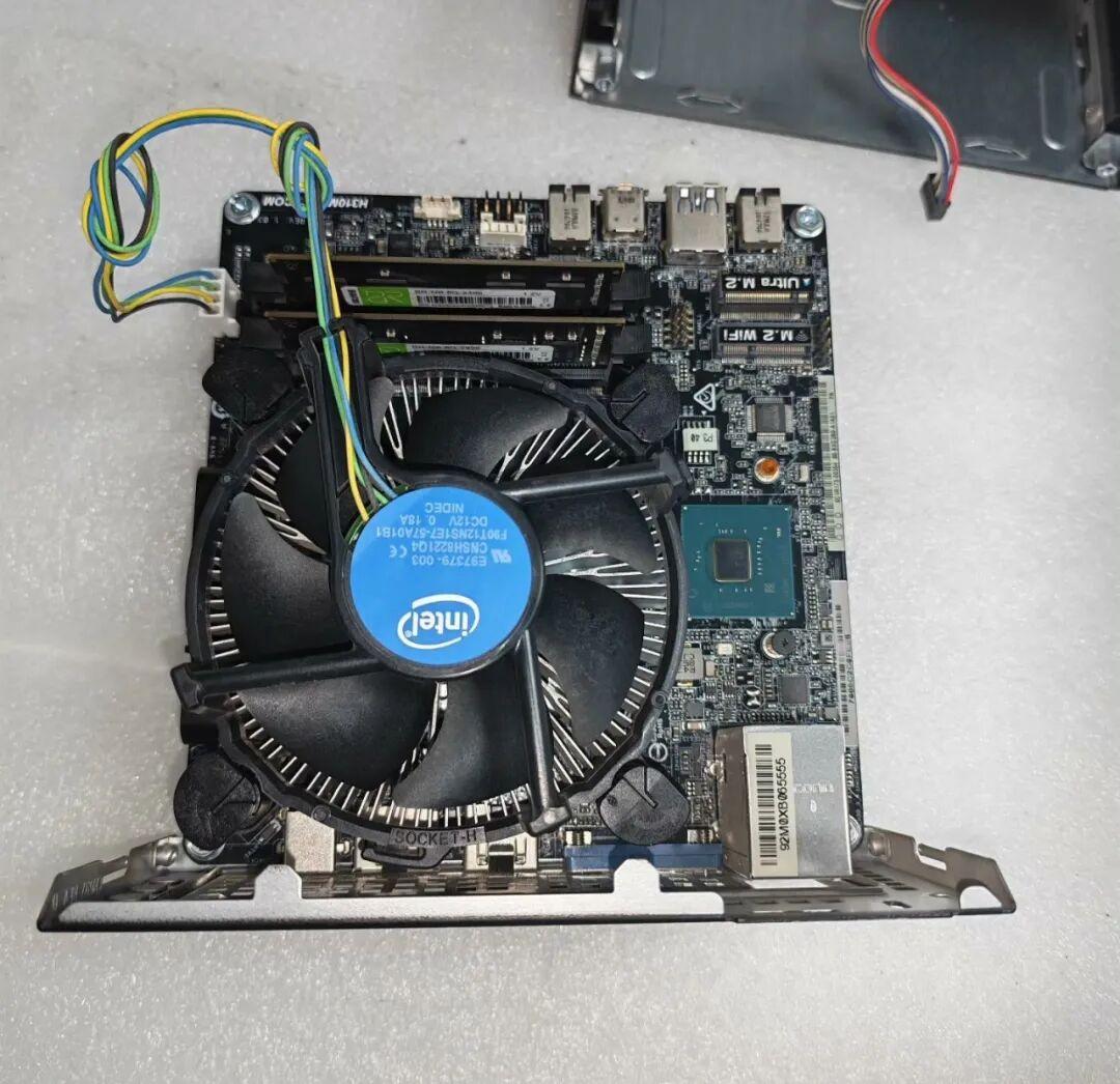 海鲜市场大量流deskmini H310,只要两张原生支持8-9代U，可以魔改BIOS上至强 - 知乎