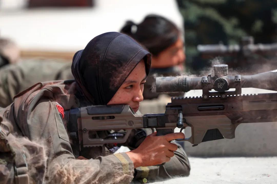 世界顶级狙击枪现身中国狙击大赛，和我们8.6毫米高精狙哪个好？ - 知乎