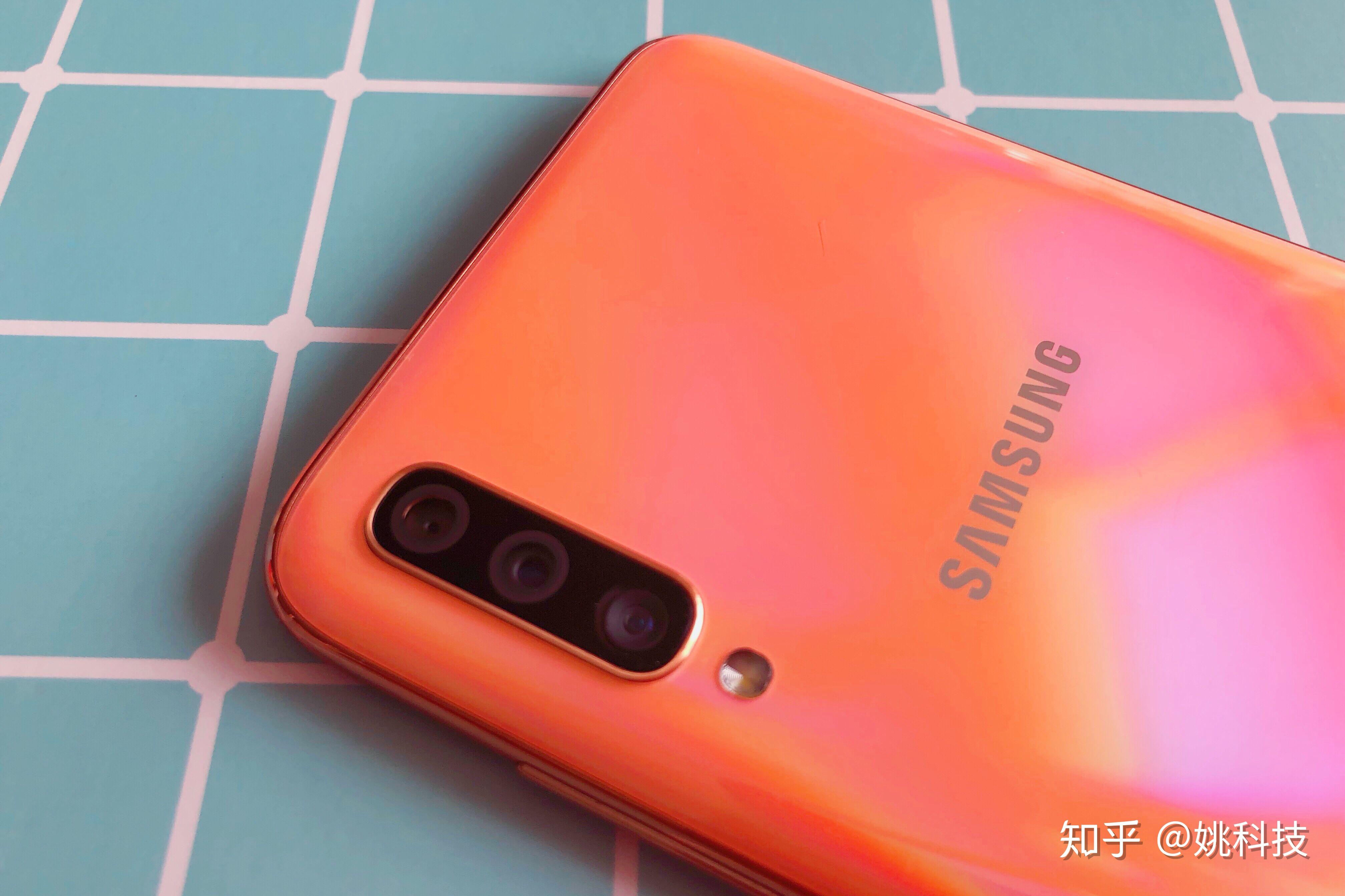 三星Galaxy A70评测：国际大厂的中端机不像中端机 - 知乎