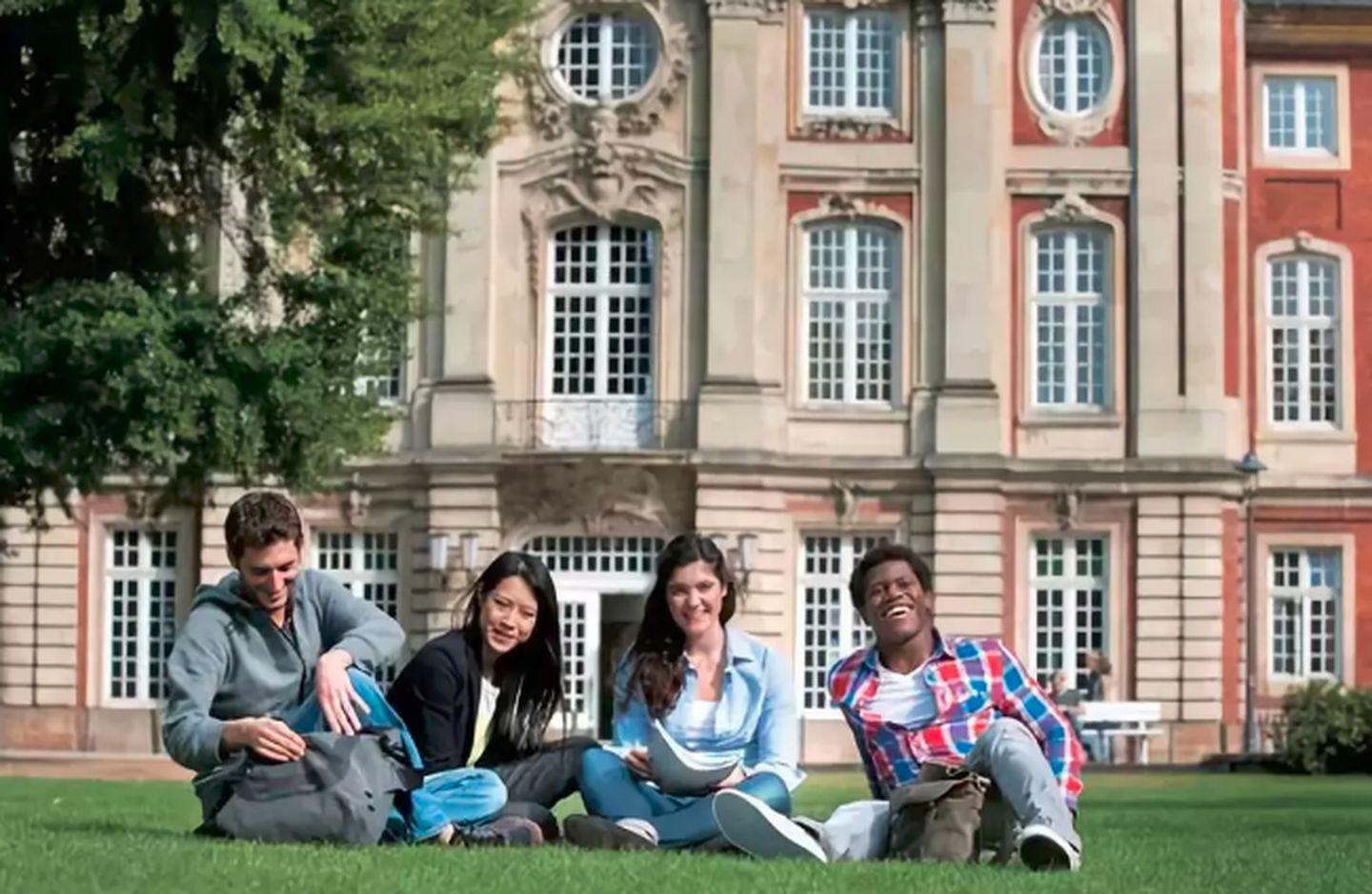 德语词汇解析：Frau, Fräulein, Dame und Mädchena - 知乎